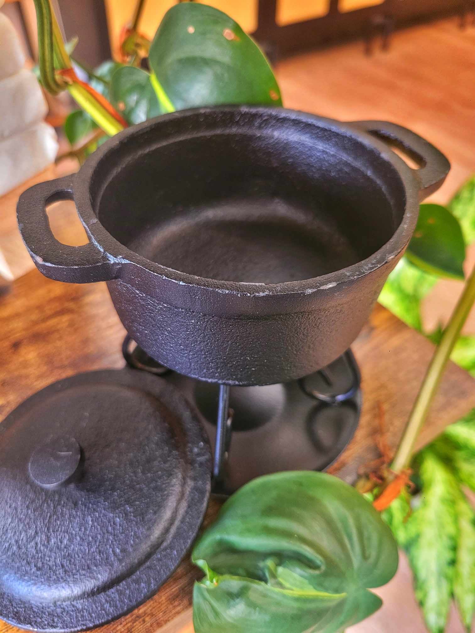 Cast Iron Simmer Pots | Livin' Boho Herbal Apothecary